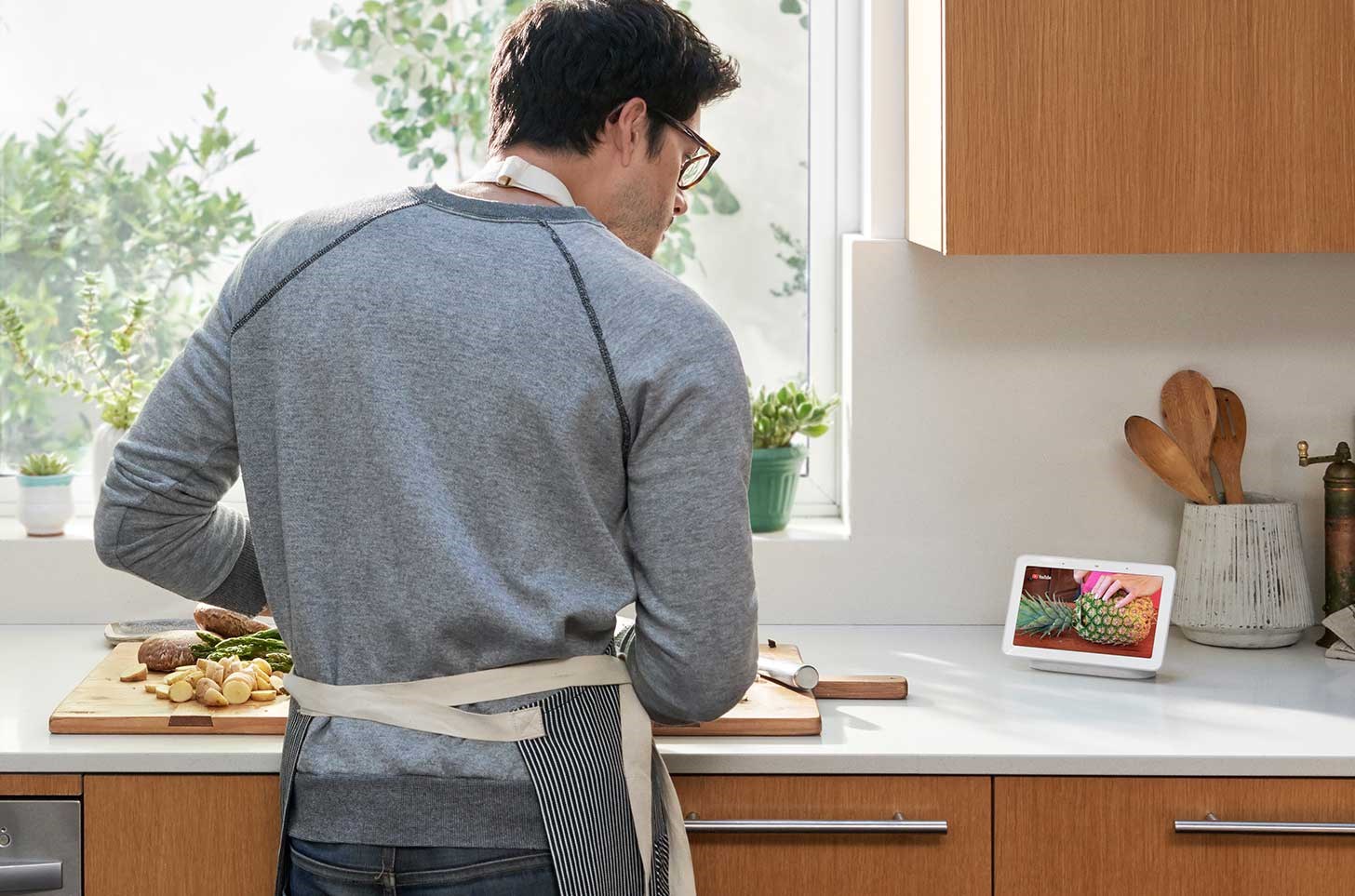 Google Nest Hub Review: Small, Smart and Simple – Techcravers